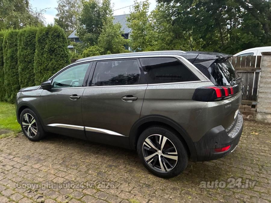 Grey Peugeot 5008 2019 in Tallinn, with an engine capacity of 1.20 L and mileage of 153 thousand km for 13900 €, photo 3 on AUTOMOTO.COM.LV