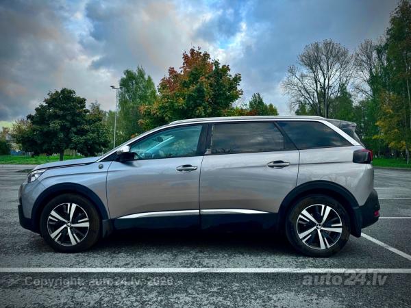 Pelēks Peugeot 5008 2020 Tallina, ar dzinēja tilpumu 1.50 L un nobraukumu 84 tūkst. km par 21600 €, foto  vietnē AUTOMOTO.COM.LV