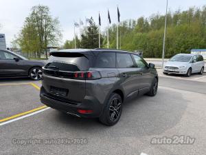 Grey Peugeot 5008 2021 in Parnu, with an engine capacity of 1.20 L and mileage of 26 thousand km for 22900 €, photo 4 on AUTOMOTO.COM.LV