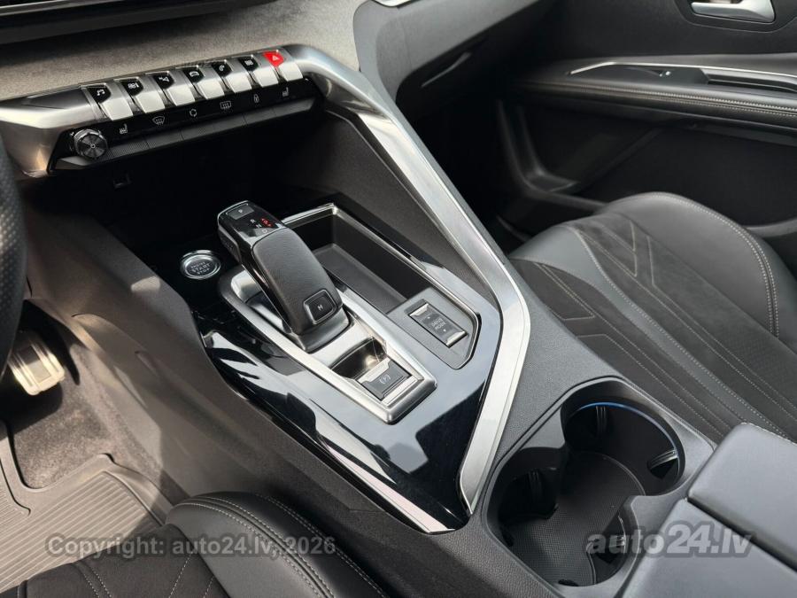 Grey Peugeot 5008 2021 in Parnu, with an engine capacity of 1.20 L and mileage of 26 thousand km for 22900 €, photo 16 on AUTOMOTO.COM.LV