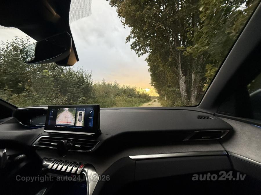 Pelēks Peugeot 5008 2021 Paide, ar dzinēja tilpumu 1.50 L un nobraukumu 123 tūkst. km par 19990 €, foto 15 vietnē AUTOMOTO.COM.LV