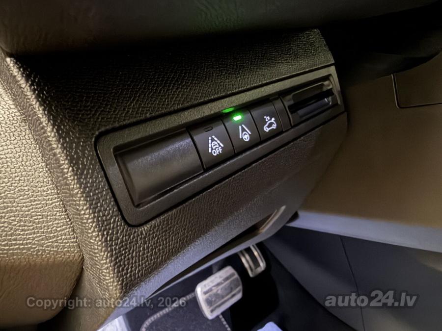 Grey Peugeot 5008 2022 in Tallinn, with an engine capacity of 1.20 L and mileage of 115 thousand km for 20900 €, photo 14 on AUTOMOTO.COM.LV