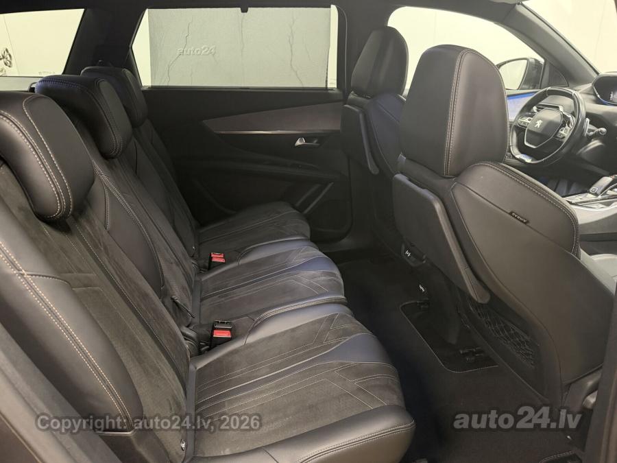 Grey Peugeot 5008 2022 in Tallinn, with an engine capacity of 1.20 L and mileage of 115 thousand km for 20900 €, photo 16 on AUTOMOTO.COM.LV