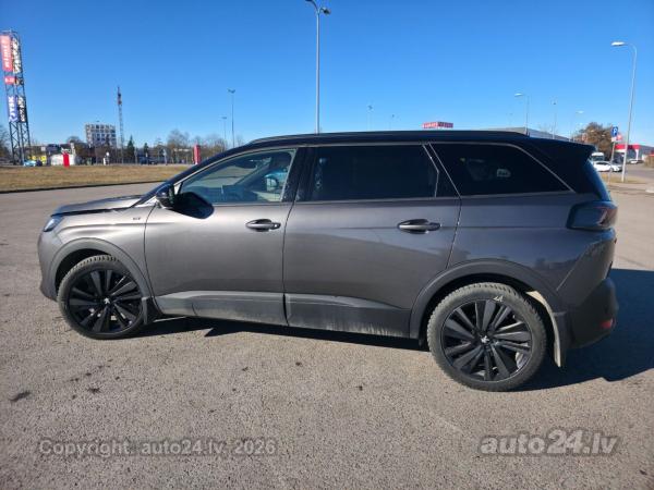Grey Peugeot 5008 2024 in Tallinn, with an engine capacity of 1.20 L and mileage of 45 thousand km for 29500 €, photo 4 on AUTOMOTO.COM.LV
