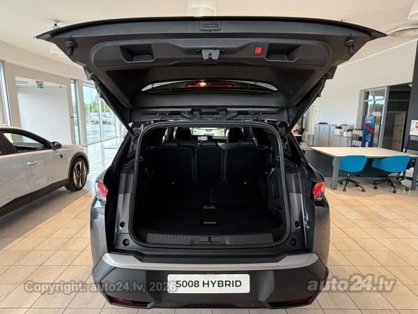 Pelēks Peugeot 5008 2026 Jehvi, ar dzinēja tilpumu 1.20 L un nobraukumu 0 tūkst. km par 39990 €, foto 5 vietnē AUTOMOTO.COM.LV