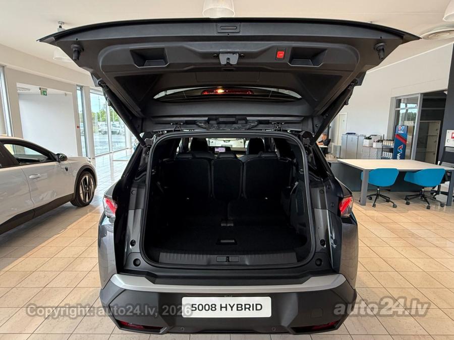 Pelēks Peugeot 5008 2026 Jehvi, ar dzinēja tilpumu 1.20 L un nobraukumu 0 tūkst. km par 39990 €, foto 6 vietnē AUTOMOTO.COM.LV