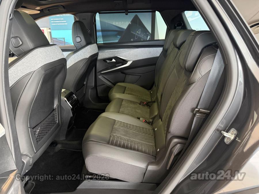 Pelēks Peugeot 5008 2026 Jehvi, ar dzinēja tilpumu 1.20 L un nobraukumu 0 tūkst. km par 39990 €, foto 15 vietnē AUTOMOTO.COM.LV
