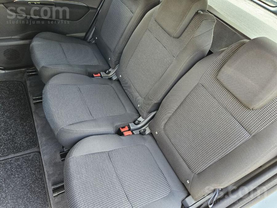 Peugeot 5008 2009 Jēkabpils, ar dzinēja tilpumu 2.00 L un nobraukumu 191 tūkst. km par 4890 €, foto 13 vietnē AUTOMOTO.COM.LV