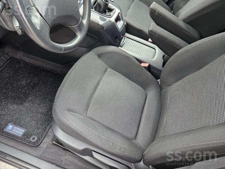 Peugeot 5008 2009 Jēkabpils, ar dzinēja tilpumu 2.00 L un nobraukumu 191 tūkst. km par 4890 €, foto 25 vietnē AUTOMOTO.COM.LV