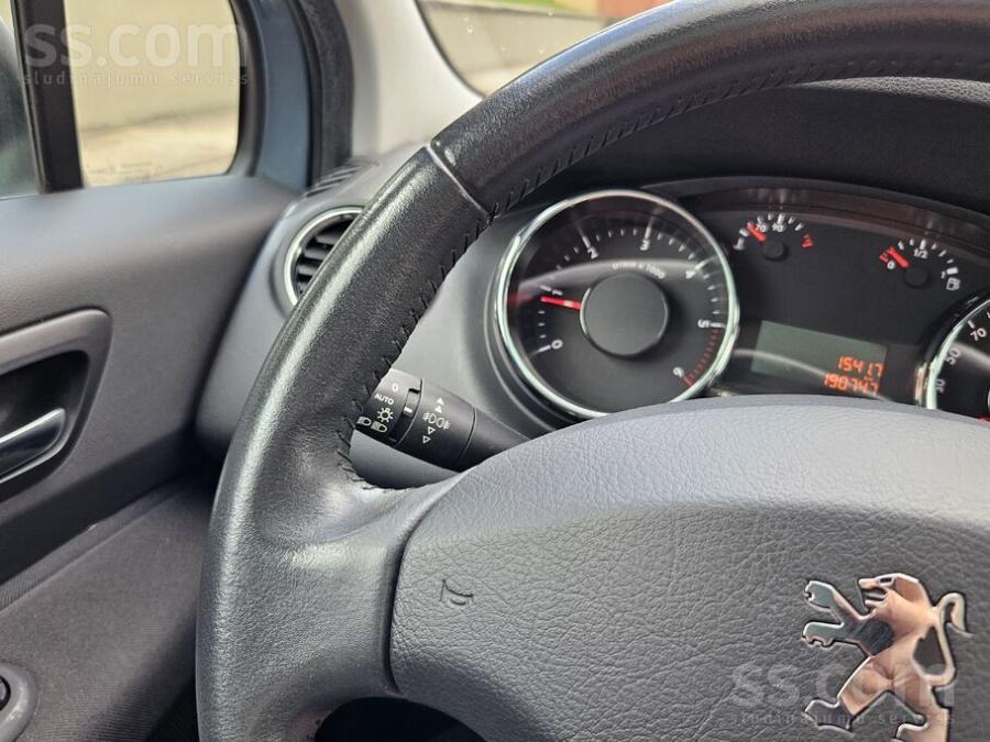 Peugeot 5008 2009 Jēkabpils, ar dzinēja tilpumu 2.00 L un nobraukumu 191 tūkst. km par 4890 €, foto 31 vietnē AUTOMOTO.COM.LV