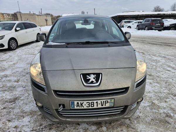 Peugeot 5008 2010 in Taurage, with an engine capacity of 1.56 L and mileage of 300 thousand km for 2800 €, photo 7 on AUTOMOTO.COM.LV
