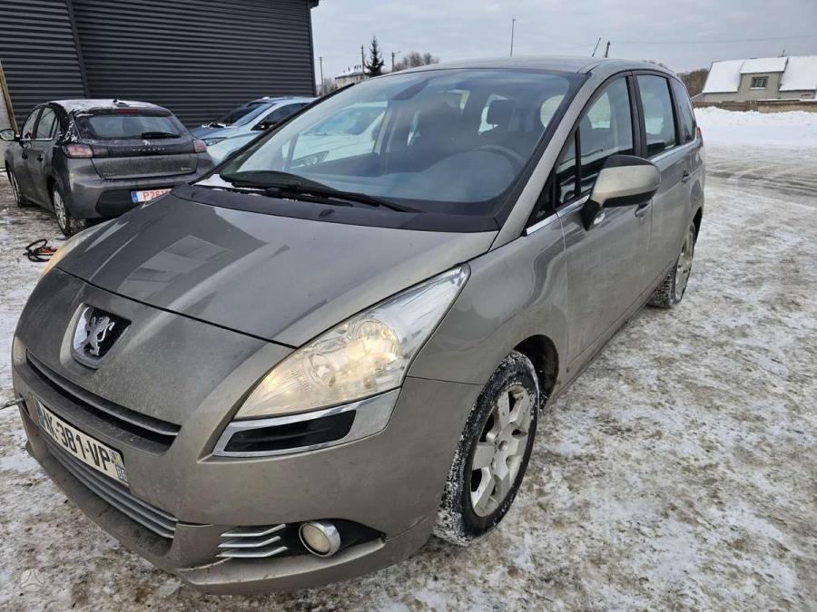 Peugeot 5008 2010 in Taurage, with an engine capacity of 1.56 L and mileage of 300 thousand km for 2800 €, photo 8 on AUTOMOTO.COM.LV