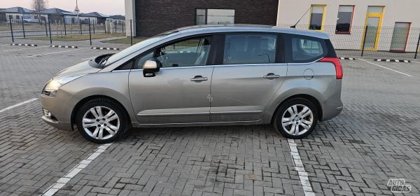 Peugeot 5008 2010 in Kaunas, with an engine capacity of 1.60 L and mileage of 323 thousand km for 2950 €, photo 6 on AUTOMOTO.COM.LV
