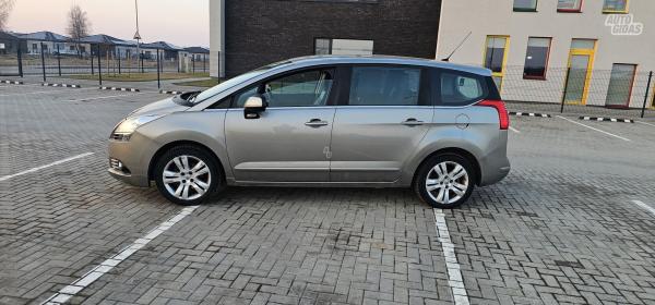 Peugeot 5008 2010 in Kaunas, with an engine capacity of 1.60 L and mileage of 323 thousand km for 2950 €, photo 7 on AUTOMOTO.COM.LV