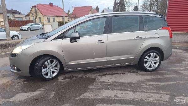 Peugeot 5008 2010 Panevēža, ar dzinēja tilpumu 1.60 L un nobraukumu 287 tūkst. km par 2700 €, foto 3 vietnē AUTOMOTO.COM.LV