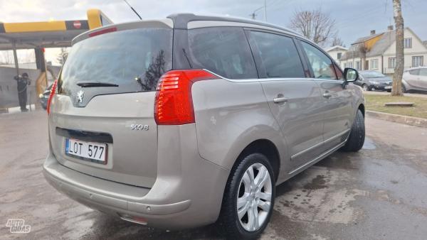 Peugeot 5008 2010 Panevēža, ar dzinēja tilpumu 1.60 L un nobraukumu 287 tūkst. km par 2700 €, foto 7 vietnē AUTOMOTO.COM.LV