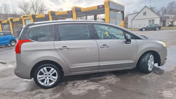 Peugeot 5008 2010 Panevēža, ar dzinēja tilpumu 1.60 L un nobraukumu 287 tūkst. km par 2700 €, foto 8 vietnē AUTOMOTO.COM.LV