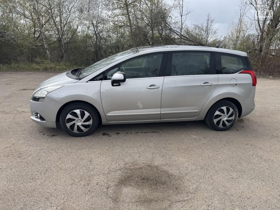 Peugeot 5008 2010 Viļņa, ar dzinēja tilpumu 1.60 L un nobraukumu 247 tūkst. km par 2500 €, foto 6 vietnē AUTOMOTO.COM.LV