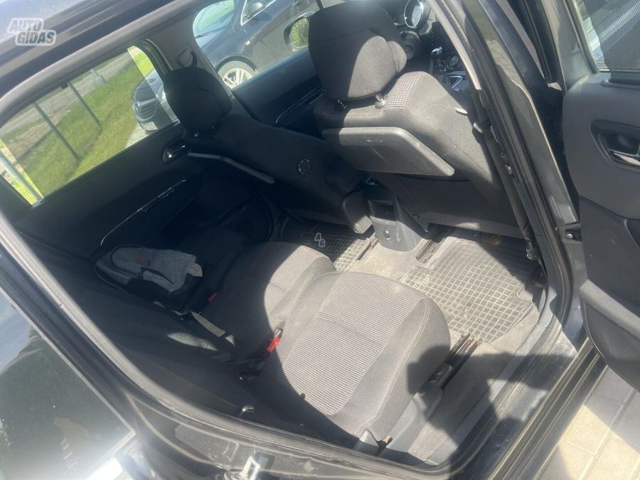 Peugeot 5008 2010 in Kaunas, with an engine capacity of 1.60 L and mileage of 381 thousand km for 2200 €, photo 7 on AUTOMOTO.COM.LV