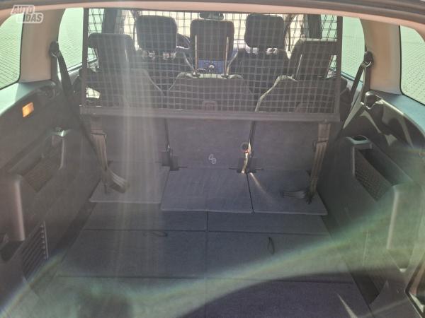 Peugeot 5008 2010 in Marijampole, with an engine capacity of 2.00 L and mileage of 176 thousand km for 3450 €, photo 4 on AUTOMOTO.COM.LV