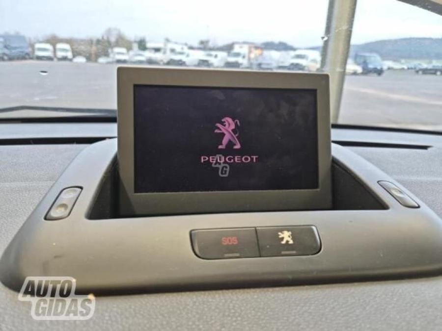 Peugeot 5008 2011 in Kaunas, with an engine capacity of 1.60 L and mileage of 279 thousand km for 2550 €, photo 12 on AUTOMOTO.COM.LV
