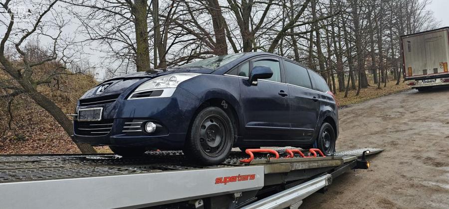Peugeot 5008 2011 in Kaunas, with an engine capacity of 1.60 L and mileage of 279 thousand km for 1750 €, photo 1 on AUTOMOTO.COM.LV
