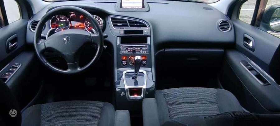 Peugeot 5008 2011 Viļņa, ar dzinēja tilpumu 1.60 L un nobraukumu 304 tūkst. km par 2400 €, foto 9 vietnē AUTOMOTO.COM.LV