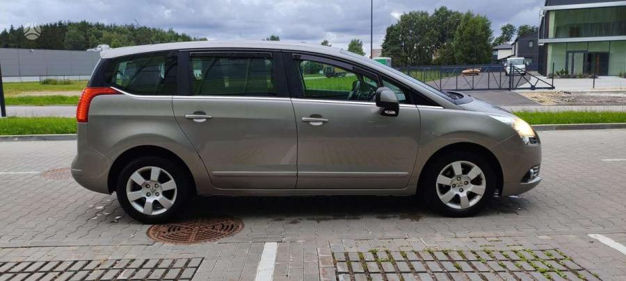 Peugeot 5008 2011 Viļņa, ar dzinēja tilpumu 1.60 L un nobraukumu 304 tūkst. km par 2400 €, foto 21 vietnē AUTOMOTO.COM.LV