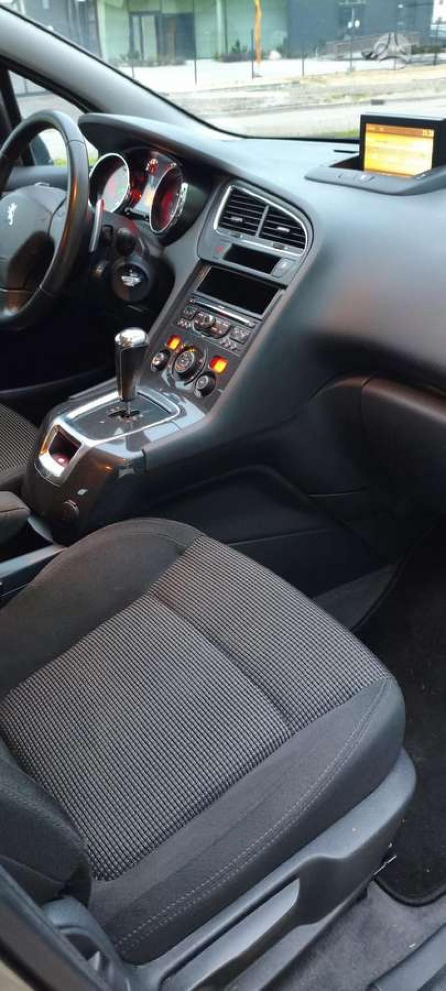 Peugeot 5008 2011 Viļņa, ar dzinēja tilpumu 1.60 L un nobraukumu 304 tūkst. km par 2400 €, foto 27 vietnē AUTOMOTO.COM.LV
