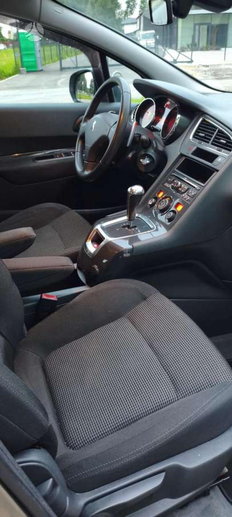 Peugeot 5008 2011 Viļņa, ar dzinēja tilpumu 1.60 L un nobraukumu 304 tūkst. km par 2400 €, foto 28 vietnē AUTOMOTO.COM.LV