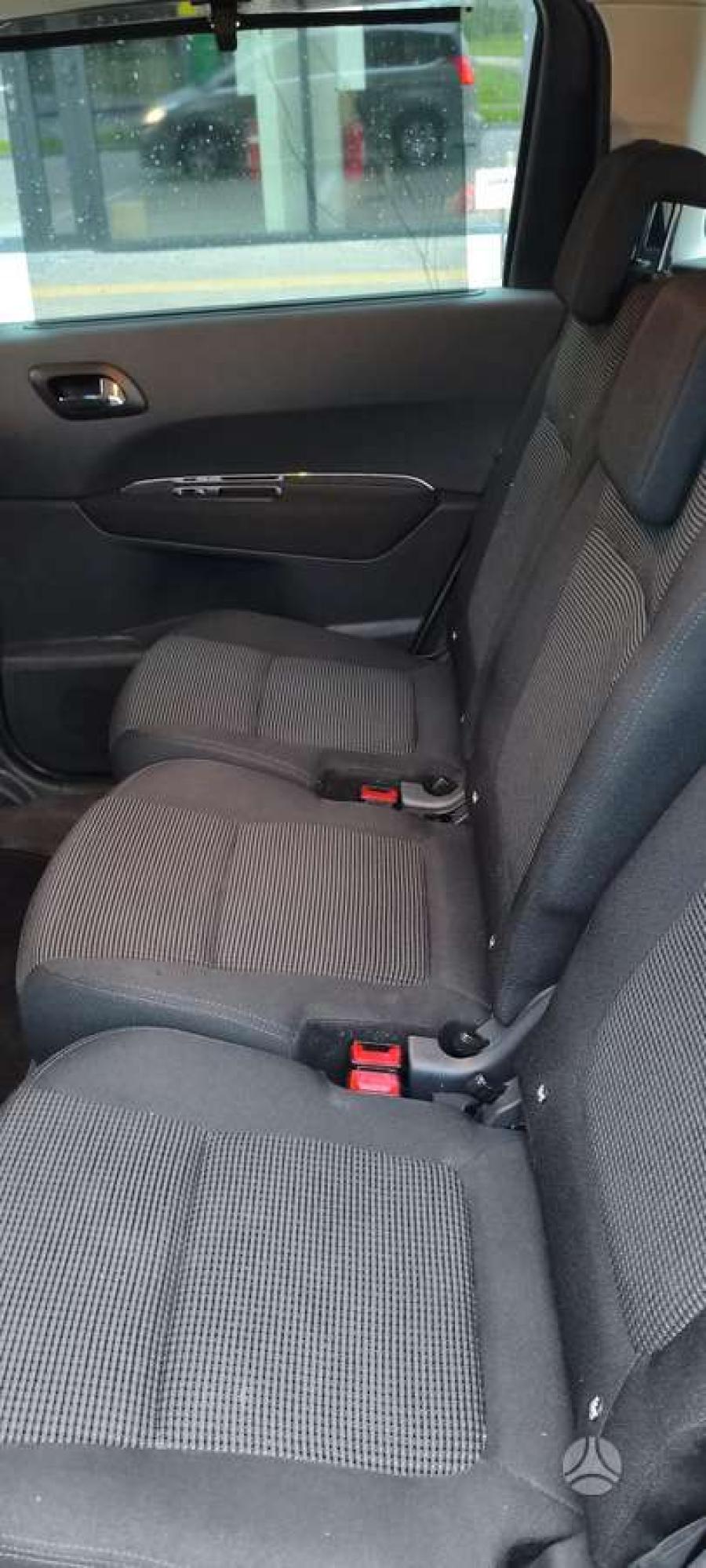 Peugeot 5008 2011 Viļņa, ar dzinēja tilpumu 1.60 L un nobraukumu 304 tūkst. km par 2400 €, foto 29 vietnē AUTOMOTO.COM.LV