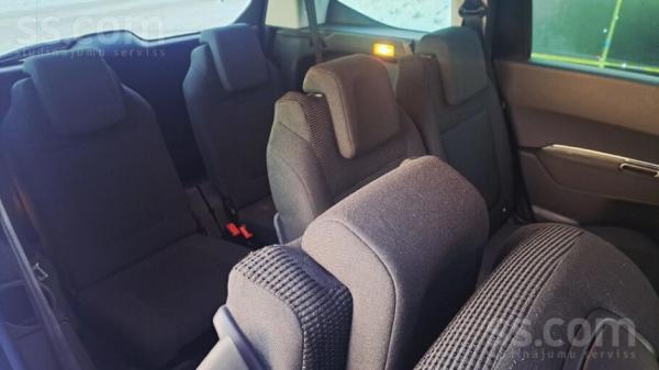 Peugeot 5008 2012 in Riga, with an engine capacity of 1.60 L and mileage of 153 thousand km for 5600 €, photo 3 on AUTOMOTO.COM.LV