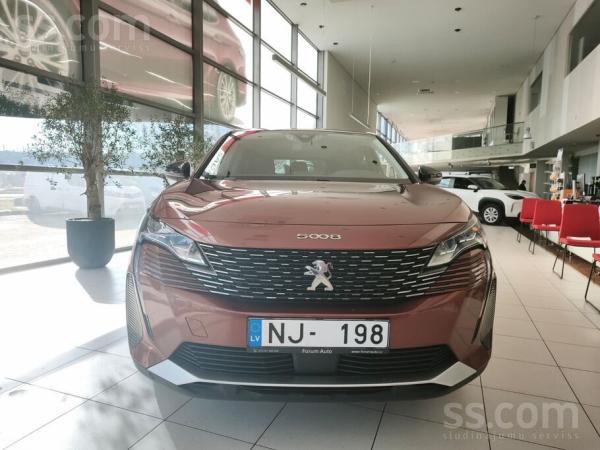 Orange Peugeot 5008 2022 in Riga, with an engine capacity of 1.50 L and mileage of 100 thousand km for 18100 €, photo 5 on AUTOMOTO.COM.LV