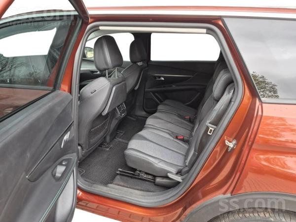 Orange Peugeot 5008 2022 in Riga, with an engine capacity of 2.00 L and mileage of 80 thousand km for 19500 €, photo 6 on AUTOMOTO.COM.LV