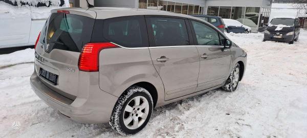 Sarkans Peugeot 5008 2010 Utena, ar dzinēja tilpumu 2.00 L un nobraukumu 180 tūkst. km par 3650 €, foto 5 vietnē AUTOMOTO.COM.LV