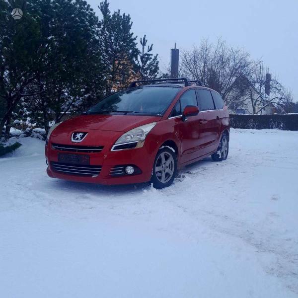 Red Peugeot 5008 2010 in Marijampole, with an engine capacity of 1.56 L and mileage of 250 thousand km for 2499 €, photo 2 on AUTOMOTO.COM.LV