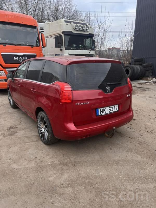 Red Peugeot 5008 2010 in Riga, with an engine capacity of 1.60 L and mileage of 275 thousand km for 3700 €, photo 4 on AUTOMOTO.COM.LV