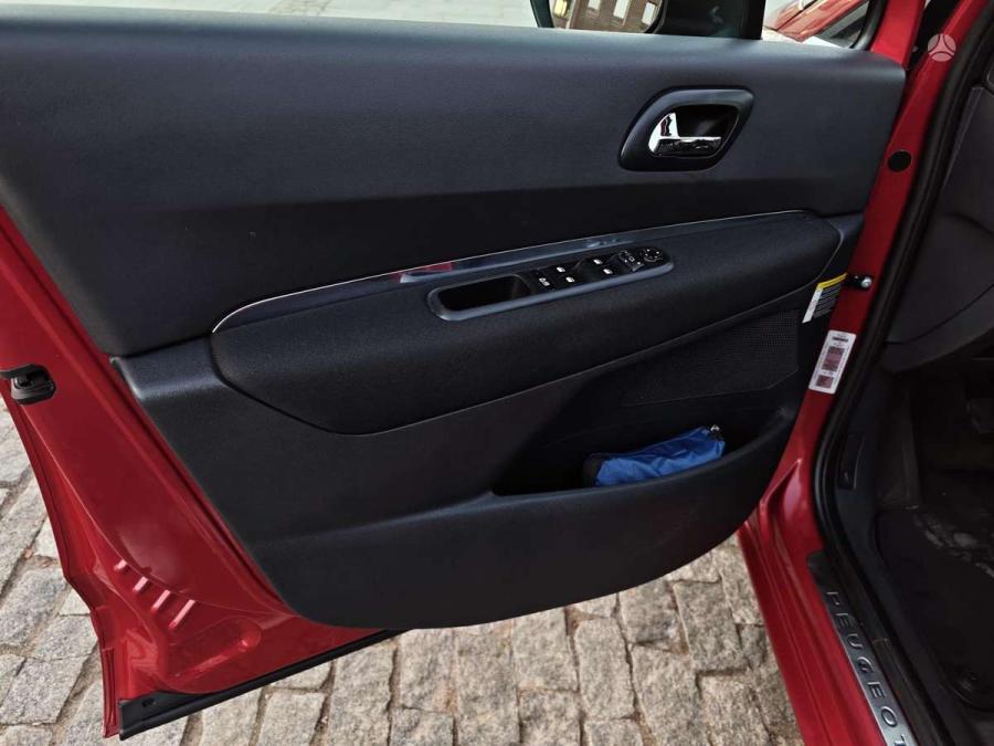 Sarkans Peugeot 5008 2010 Kėdainiai, ar dzinēja tilpumu 1.56 L un nobraukumu 264 tūkst. km par 3500 €, foto 13 vietnē AUTOMOTO.COM.LV