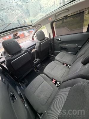 Sarkans Peugeot 5008 2010 Rīga, ar dzinēja tilpumu 1.60 L un nobraukumu 280 tūkst. km par 2800 €, foto 11 vietnē AUTOMOTO.COM.LV