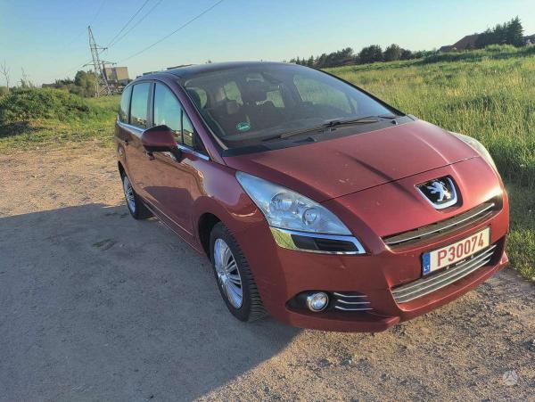 Red Peugeot 5008 2011 in Kaunas, with an engine capacity of 1.56 L and mileage of 263 thousand km for 3350 €, photo 1 on AUTOMOTO.COM.LV