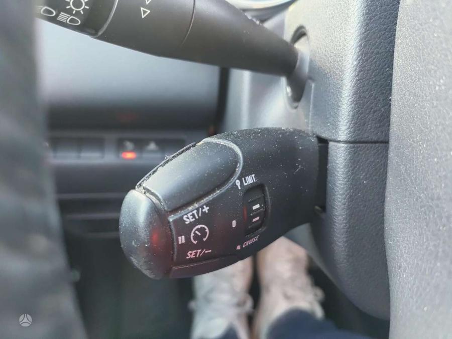 Sarkans Peugeot 5008 2011 Kauņa, ar dzinēja tilpumu 1.56 L un nobraukumu 263 tūkst. km par 3350 €, foto 14 vietnē AUTOMOTO.COM.LV