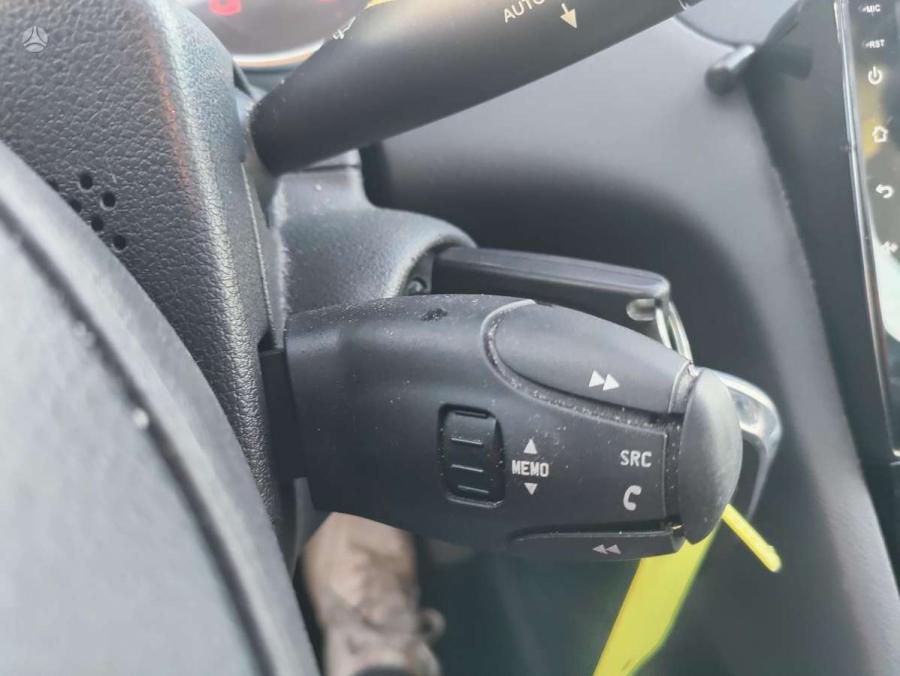 Sarkans Peugeot 5008 2011 Kauņa, ar dzinēja tilpumu 1.56 L un nobraukumu 263 tūkst. km par 3350 €, foto 15 vietnē AUTOMOTO.COM.LV