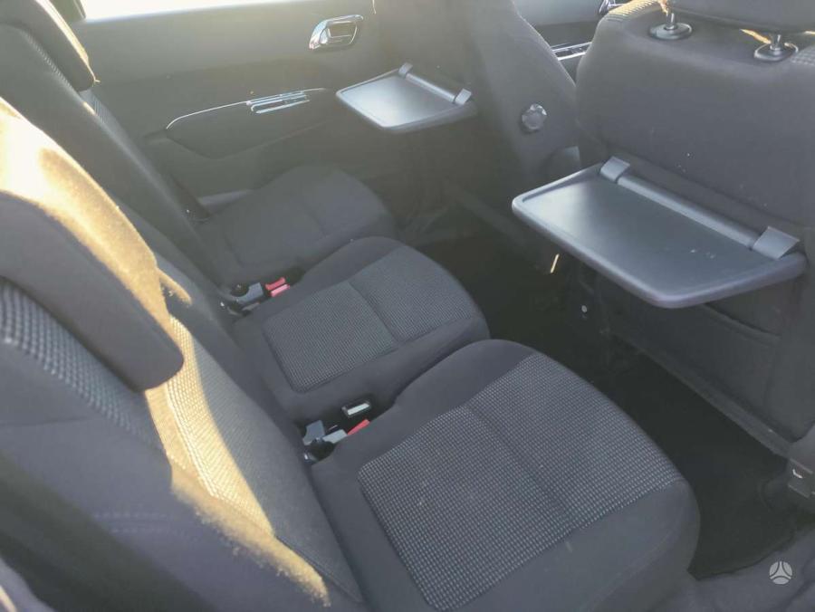 Sarkans Peugeot 5008 2011 Kauņa, ar dzinēja tilpumu 1.56 L un nobraukumu 263 tūkst. km par 3350 €, foto 22 vietnē AUTOMOTO.COM.LV