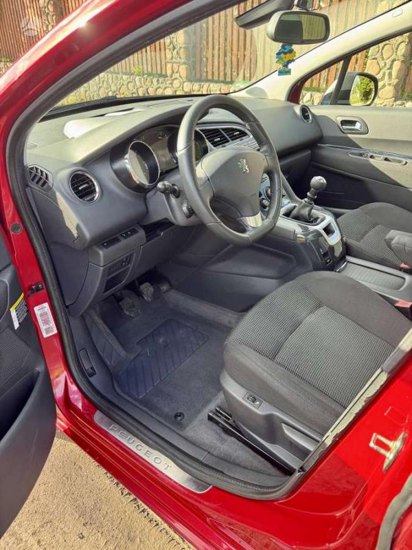 Peugeot 5008 2012 Viļņa vietnē Sarkans Peugeot 5008 2012 Viļņa, ar dzinēja tilpumu 2.00 L un nobraukumu 270 tūkst. km par 3700 €, foto 7 vietnē AUTOMOTO.COM.LV