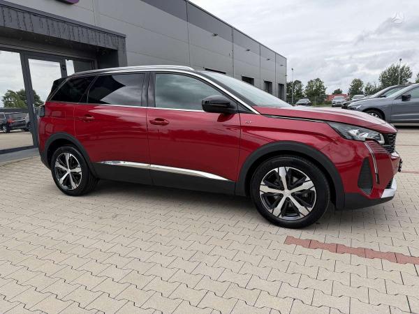 Red Peugeot 5008 2021 in Siauliai, with an engine capacity of 2.00 L and mileage of 176 thousand km for 21768 €, photo 6 on AUTOMOTO.COM.LV