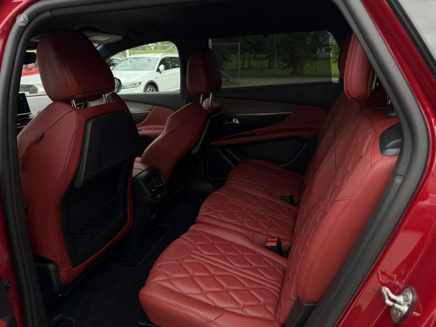 Red Peugeot 5008 2021 in Siauliai, with an engine capacity of 2.00 L and mileage of 176 thousand km for 21768 €, photo 16 on AUTOMOTO.COM.LV