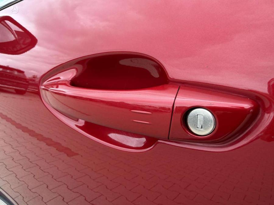 Red Peugeot 5008 2021 in Siauliai, with an engine capacity of 2.00 L and mileage of 176 thousand km for 21768 €, photo 31 on AUTOMOTO.COM.LV
