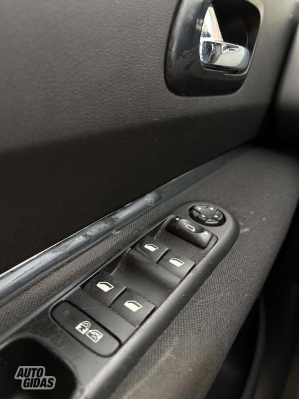 Peugeot 5008 2013 Viļņa, ar dzinēja tilpumu 1.60 L un nobraukumu 320 tūkst. km par 2850 €, foto 8 vietnē AUTOMOTO.COM.LV