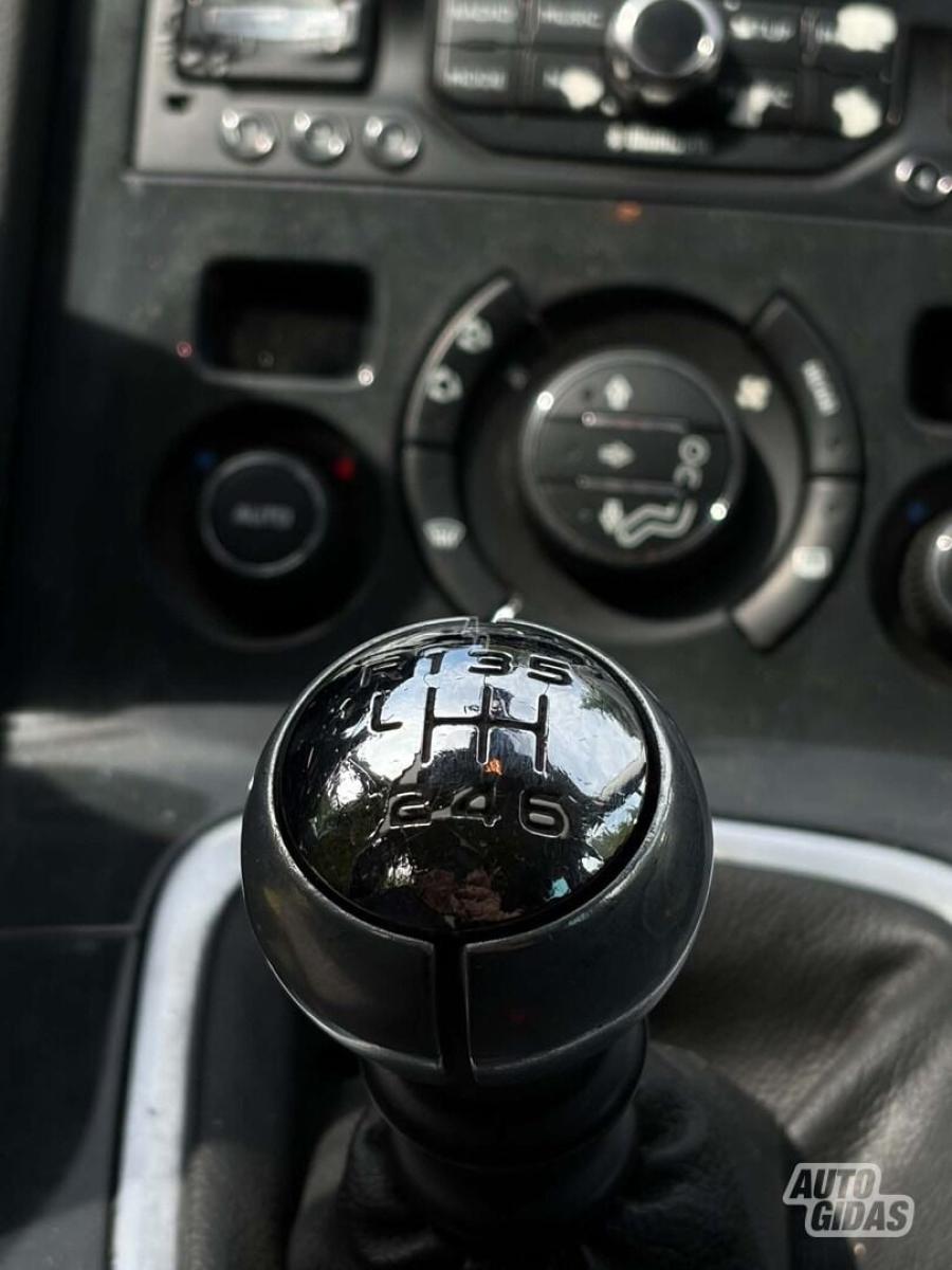 Peugeot 5008 2013 in Vilnius, with an engine capacity of 1.60 L and mileage of 320 thousand km for 2850 €, photo 16 on AUTOMOTO.COM.LV