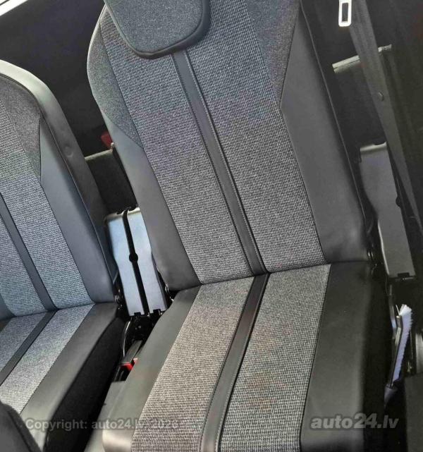 Peugeot 5008 2018 in Tallinn, with an engine capacity of 1.50 L and mileage of 271 thousand km for 12900 €, photo 11 on AUTOMOTO.COM.LV